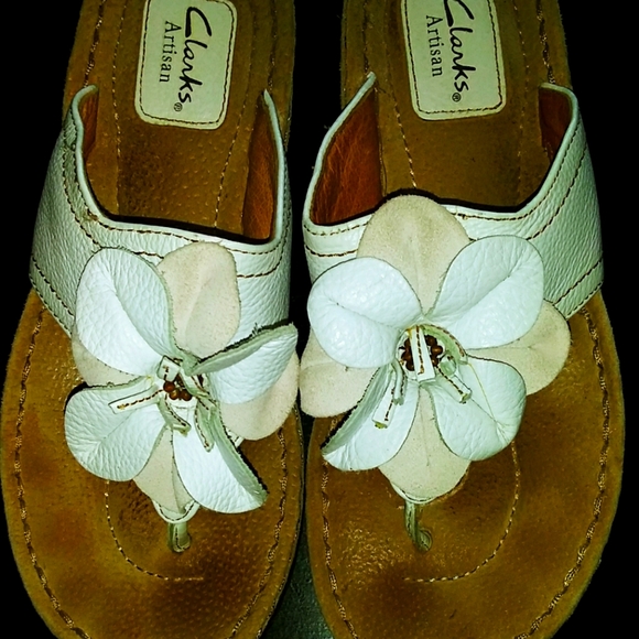 Clarks | Shoes | Clarks Artisan White Leather Thong Flip Sandals Size ...